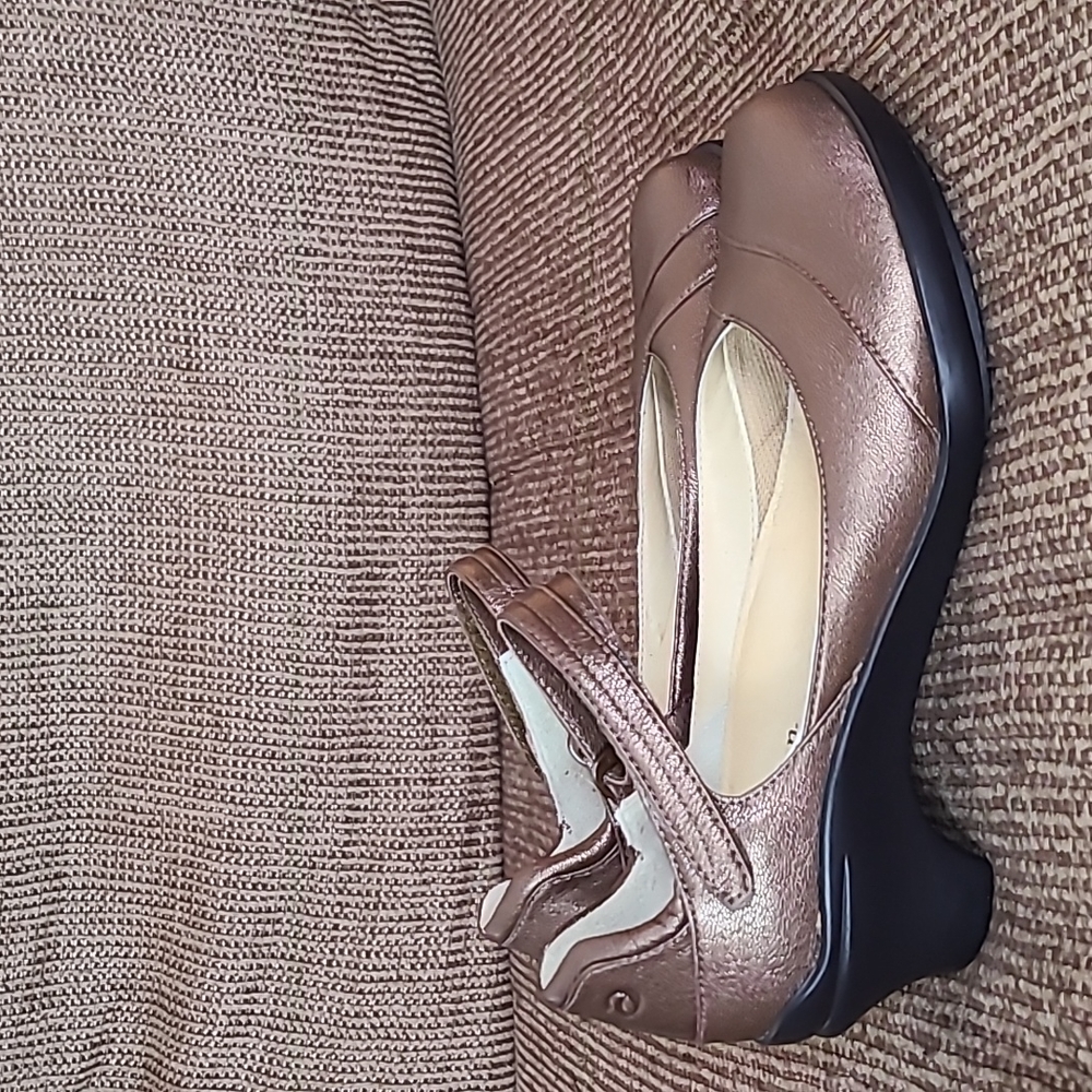 Beautiful Aravon Bronze Leather Comfort Shoes, 7.5 - Gem